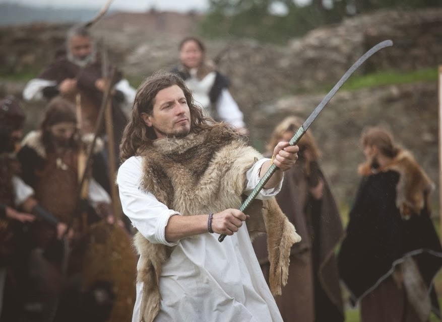 Valentin Roman: FALXUL DACIC, una dintre cele mai periculoase arme ale ...