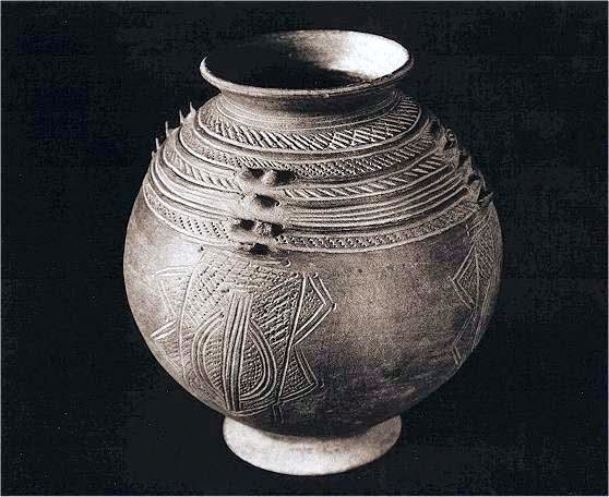 Farrell B. Howell Art: African Ceramic