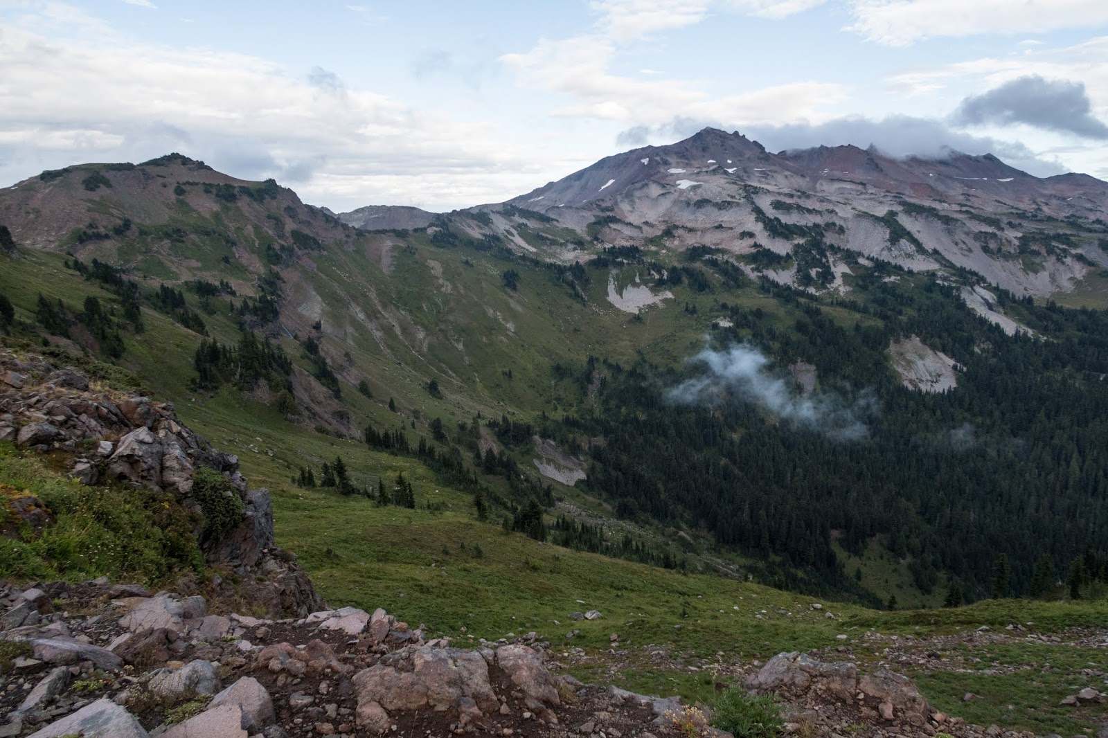 Eric's Hikes: Goat Rocks Wilderness: Goat Lake Loop and Old Snowy