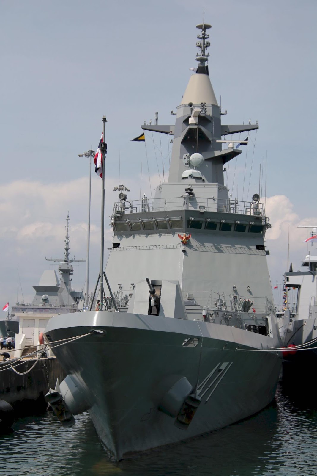 THAIDEFENSE-NEWS: CLOSE UP : HTMS BHUMIBOL ADULYADEJ (FFG-471)