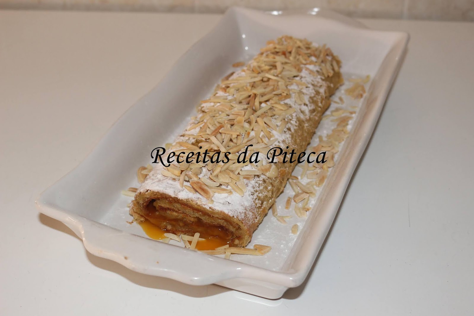 Torta enrolada de amêndoas | Receitas da Piteca