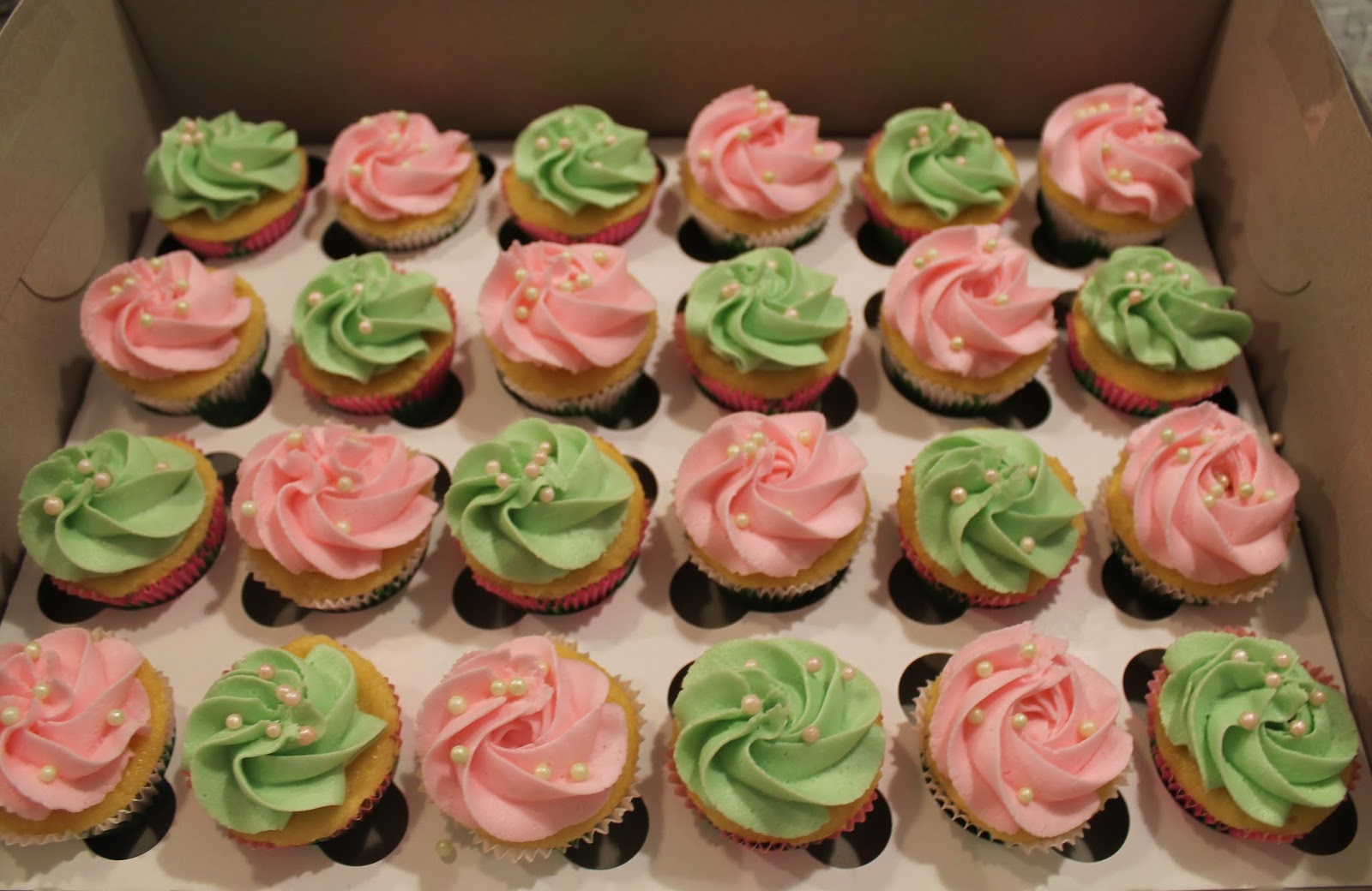 Creative Cakes by Lynn: Tianna Cupcake Dress Cake & Matching Mini ...