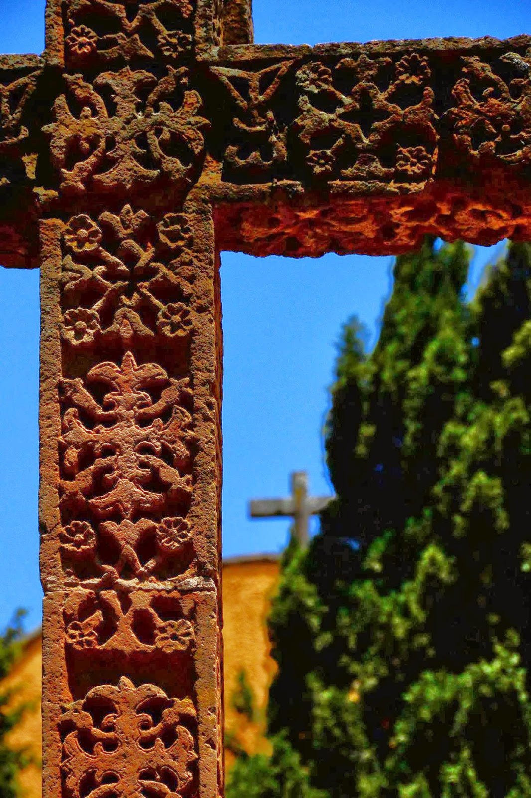 Jaime Ramos Méndez: Detalle de la cruz atrial en la parroquia de San ...