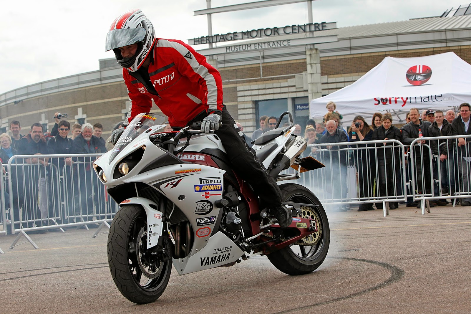 Dirt Bike Center: Motorcycle Stunt Riding