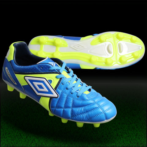 Umbro lança novos esquemas de cores para o mercado oriental