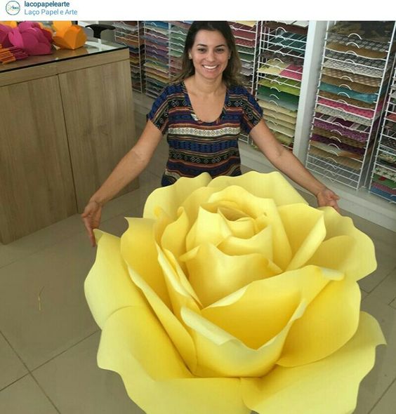 Aprende Cómo Hacer Flores Gigantes Con Papel Crepe ~ Mimundomanual