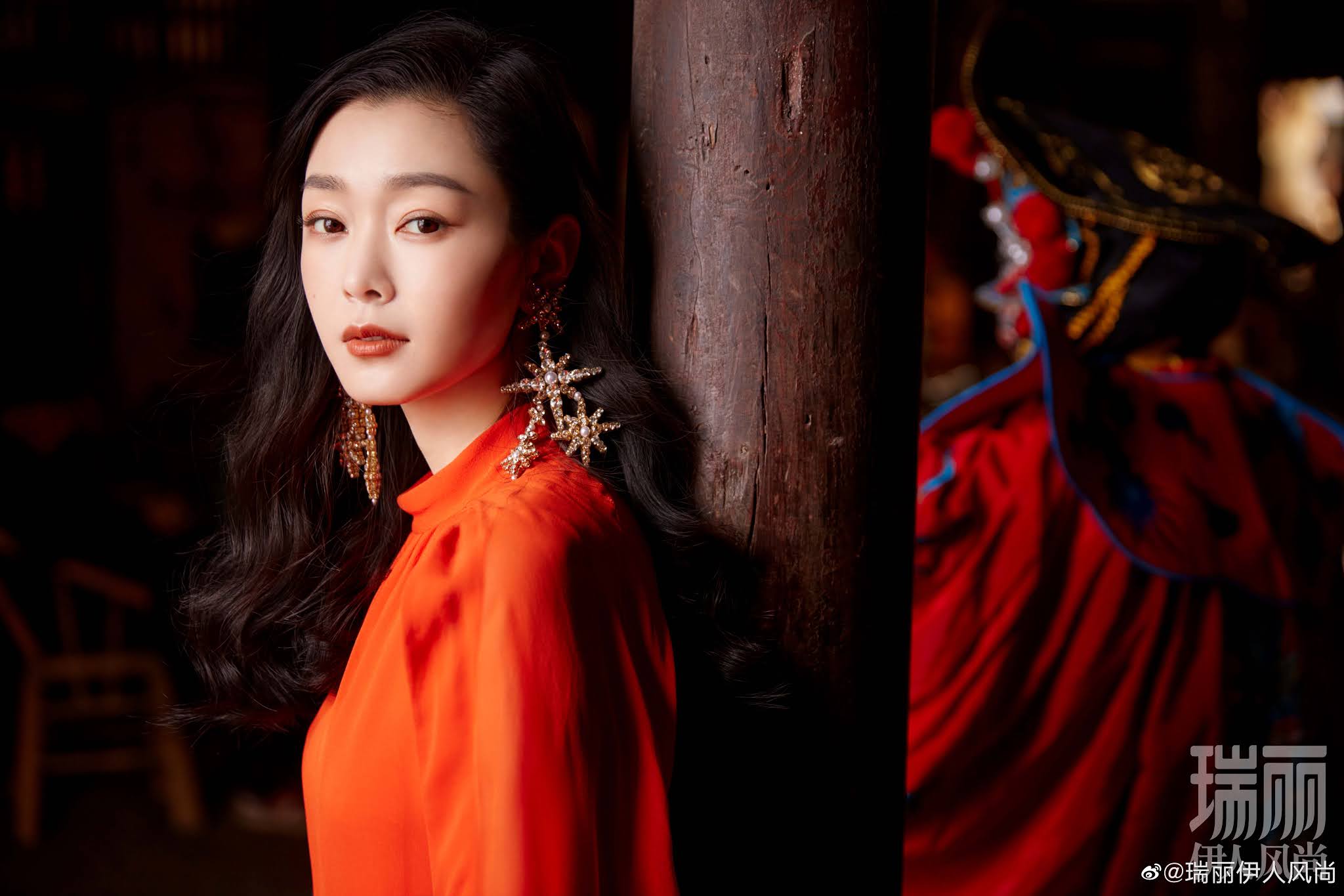 China Entertainment News: Song Yi covers fashion magazine