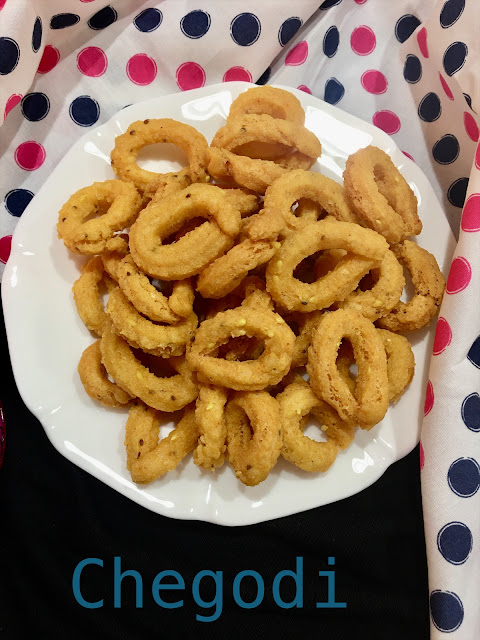 Chegodi / Chakodi / Ring Muruku - From Sushma's Kitchen