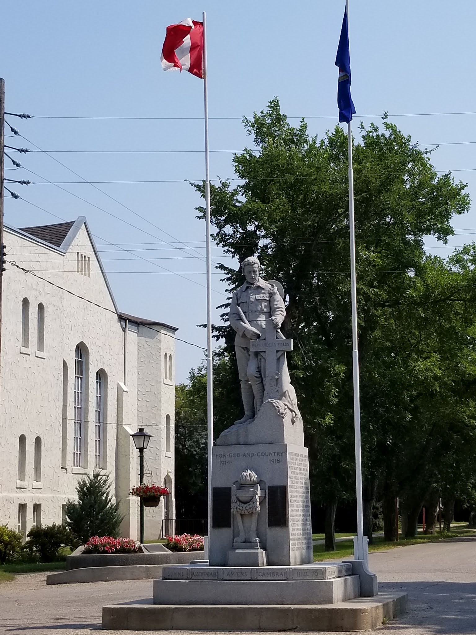 Cafes and Murals : Exploring Russell Manitoba