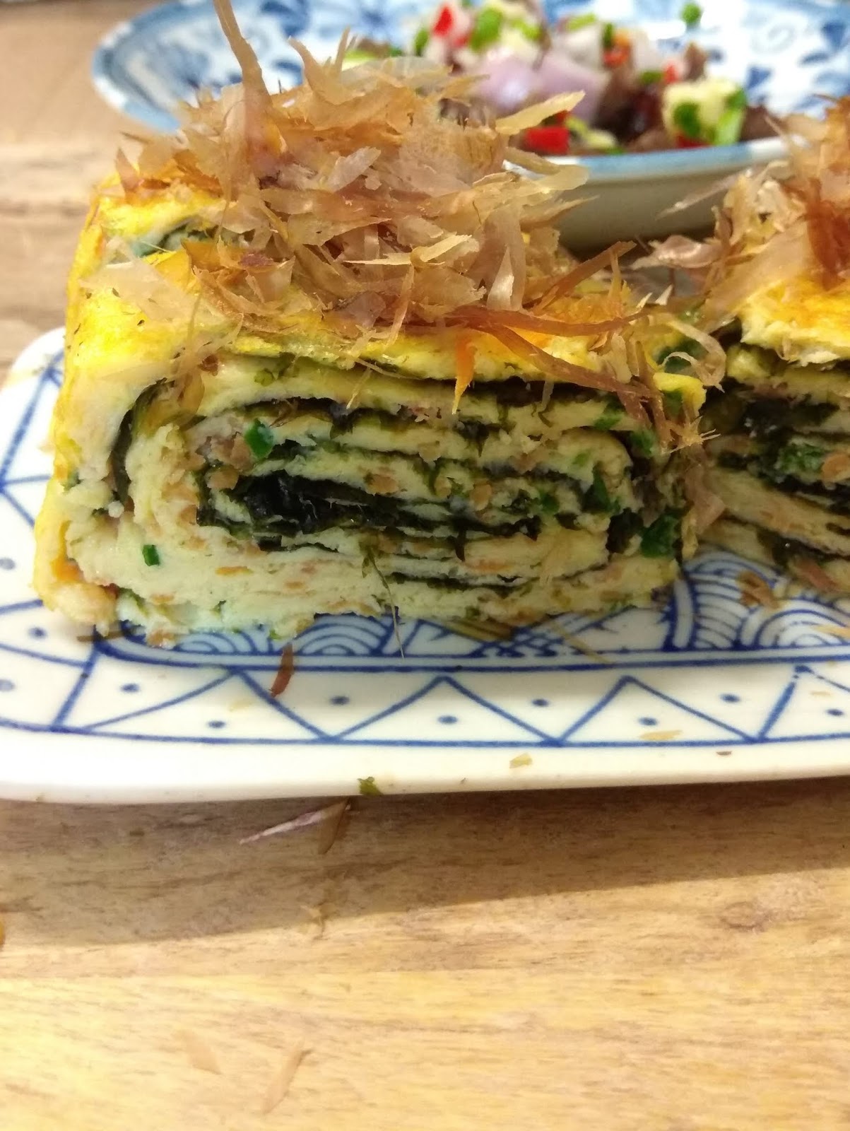 Elinluv's Tidbits Corner: Gyeran Mari/Korean Egg Roll With Bonito Flakes