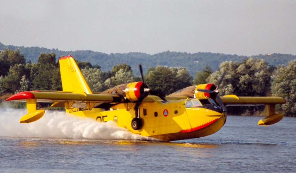 AVIÕES MILITARES: Viking (Bombardier/Canadair) (CL-515)/CL- 415/CL-215T ...