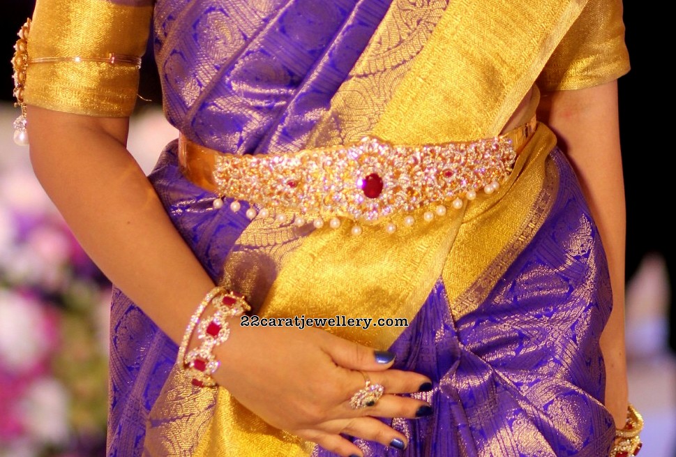 Gorgeous Lady in Latest Diamond Sets - Jewellery Designs