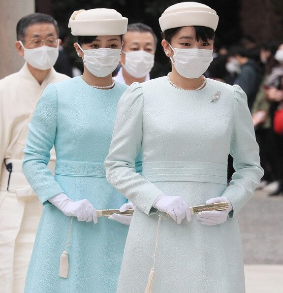 Princess Mako and Princess Kako visited Meiji Jingu Shrine in Tokyo
