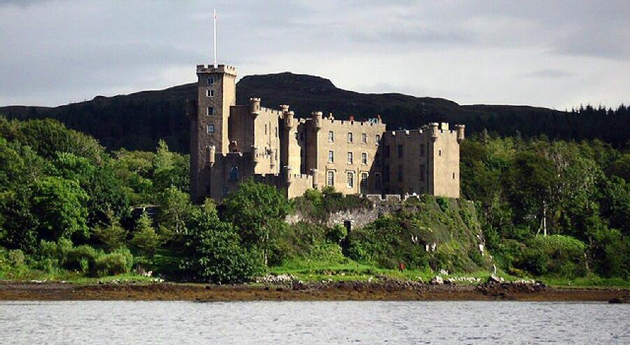 Dunvegan Castle & Gardens, Scotland (with Map & Photos)