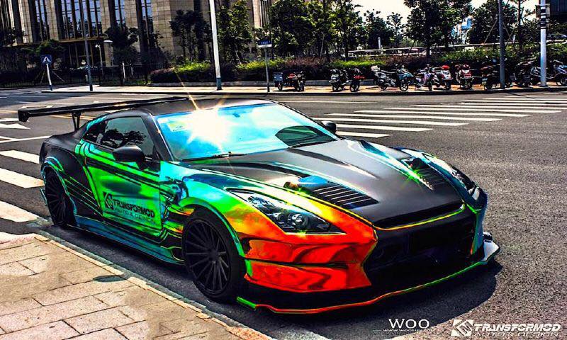 MUSCLE CAR COLLECTION : Nissan "Godzilla" GTR R35 Colored Rainbow