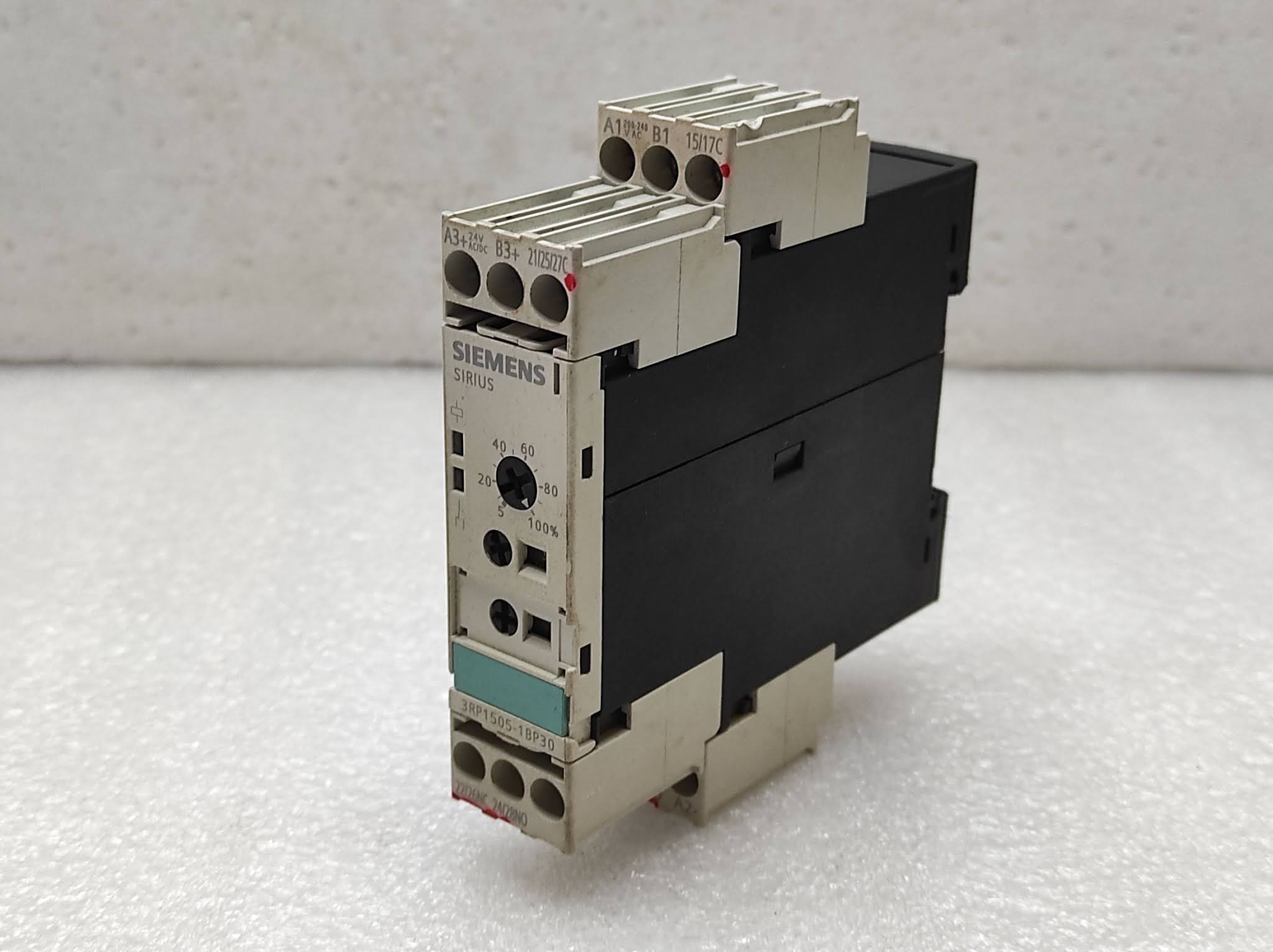 SIEMENS 3RP1505-1BP30 DPDT MULTIFUNCTION TIMER RELAY