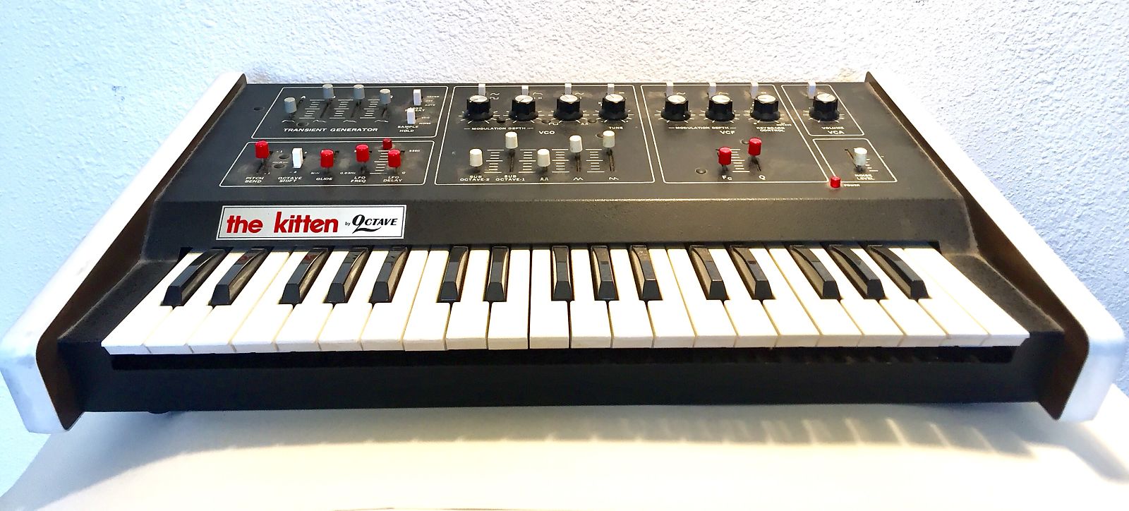 MATRIXSYNTH: Octave The Kitten Vintage Synthesizer w/ Case