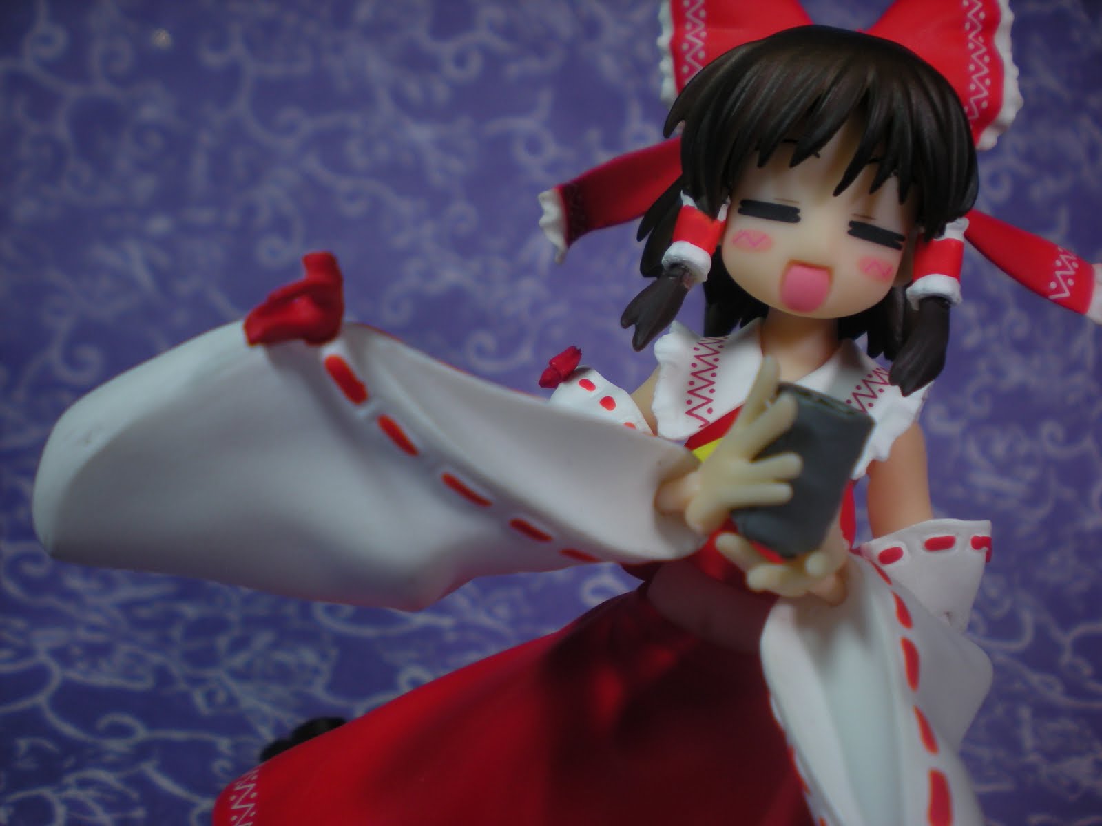 Review: [Max Factory] Figma #55 Reimu Hakurei | Night's Corner