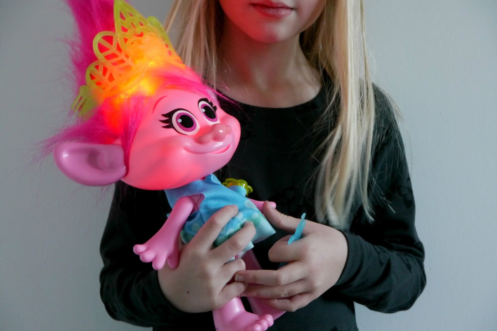 themummydiaryuk: DreamWorks Trolls Hug Time Poppy Doll Review