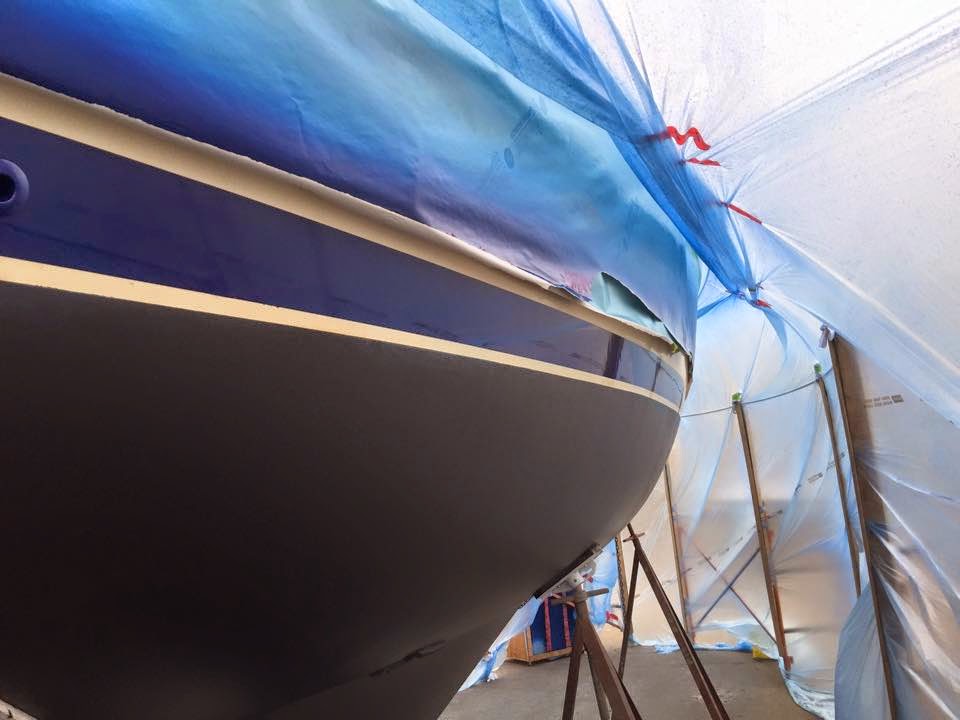 SAILING S/V TERRATIMA : Freshly Painted Boot Stripe