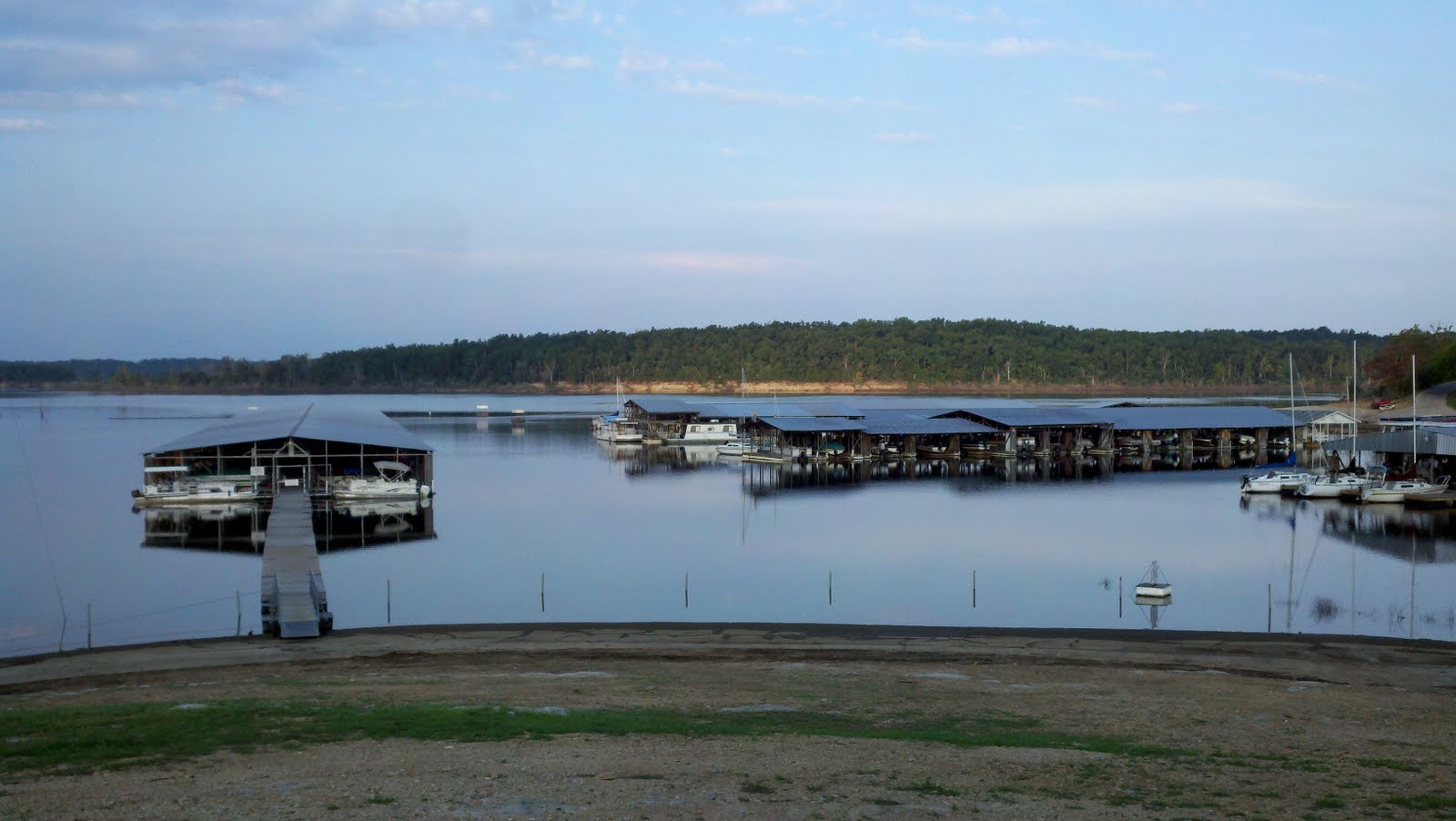 Welcome to Pontiac Cove Marina on beautiful Bull Shoals Lake: 19 feet ...
