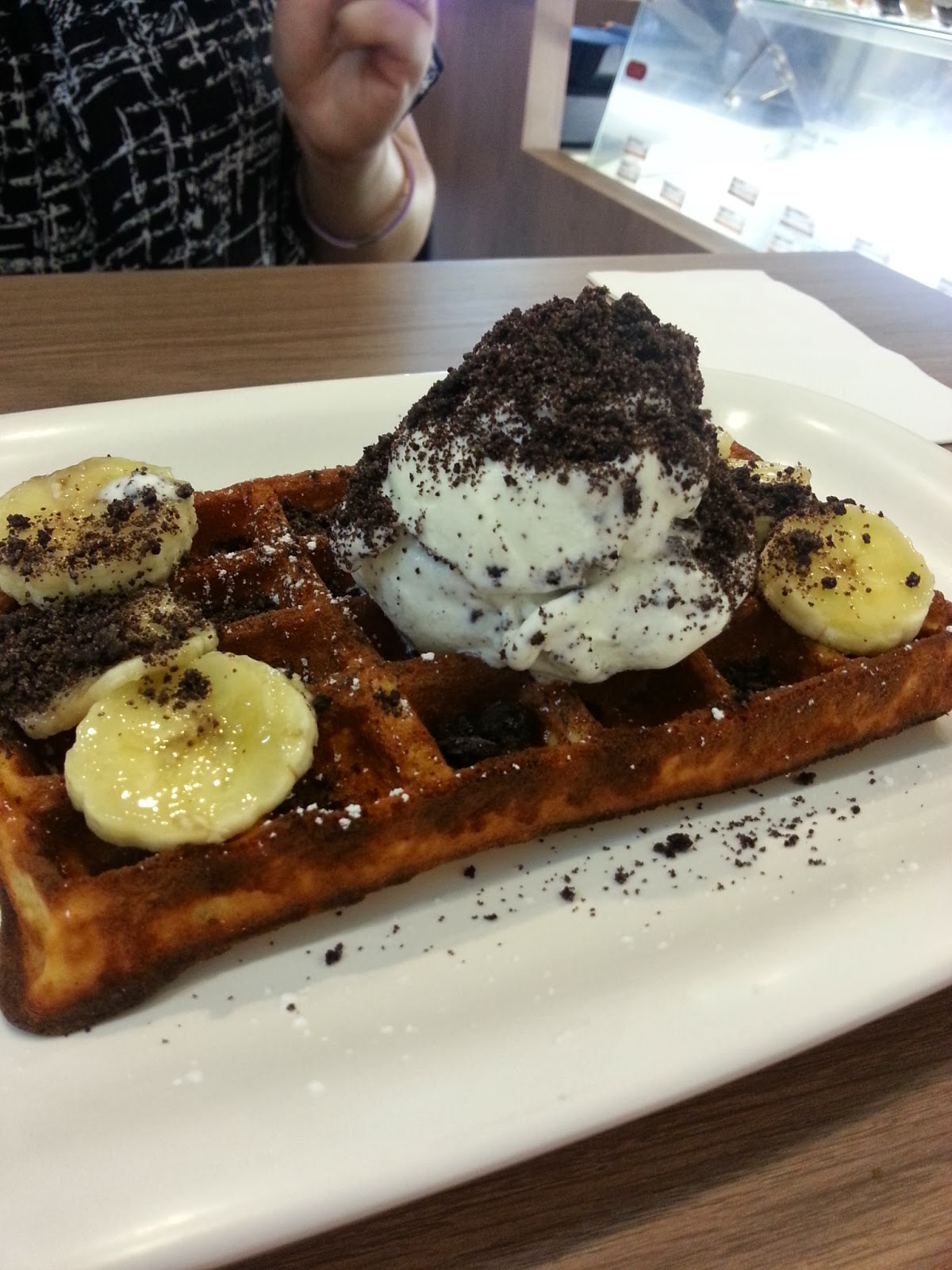 Mia's Review: Wafflelicious ~ MollyMia