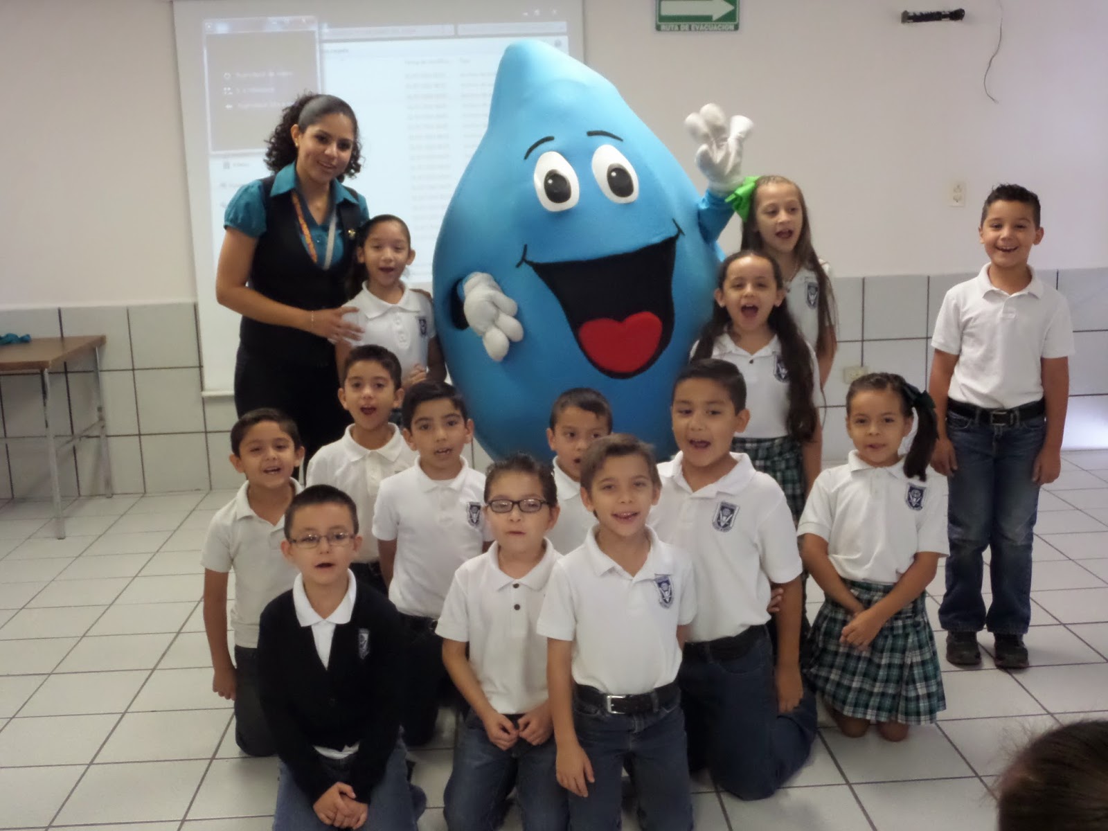 H2O GUARDIANES: ¡Bienvenida Tina Gotina y sus princesas!