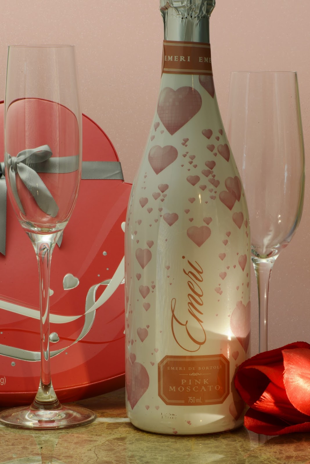 New Hampshire Wine-man: Emeri De Bortoli Australian Sparkling Pink Moscato