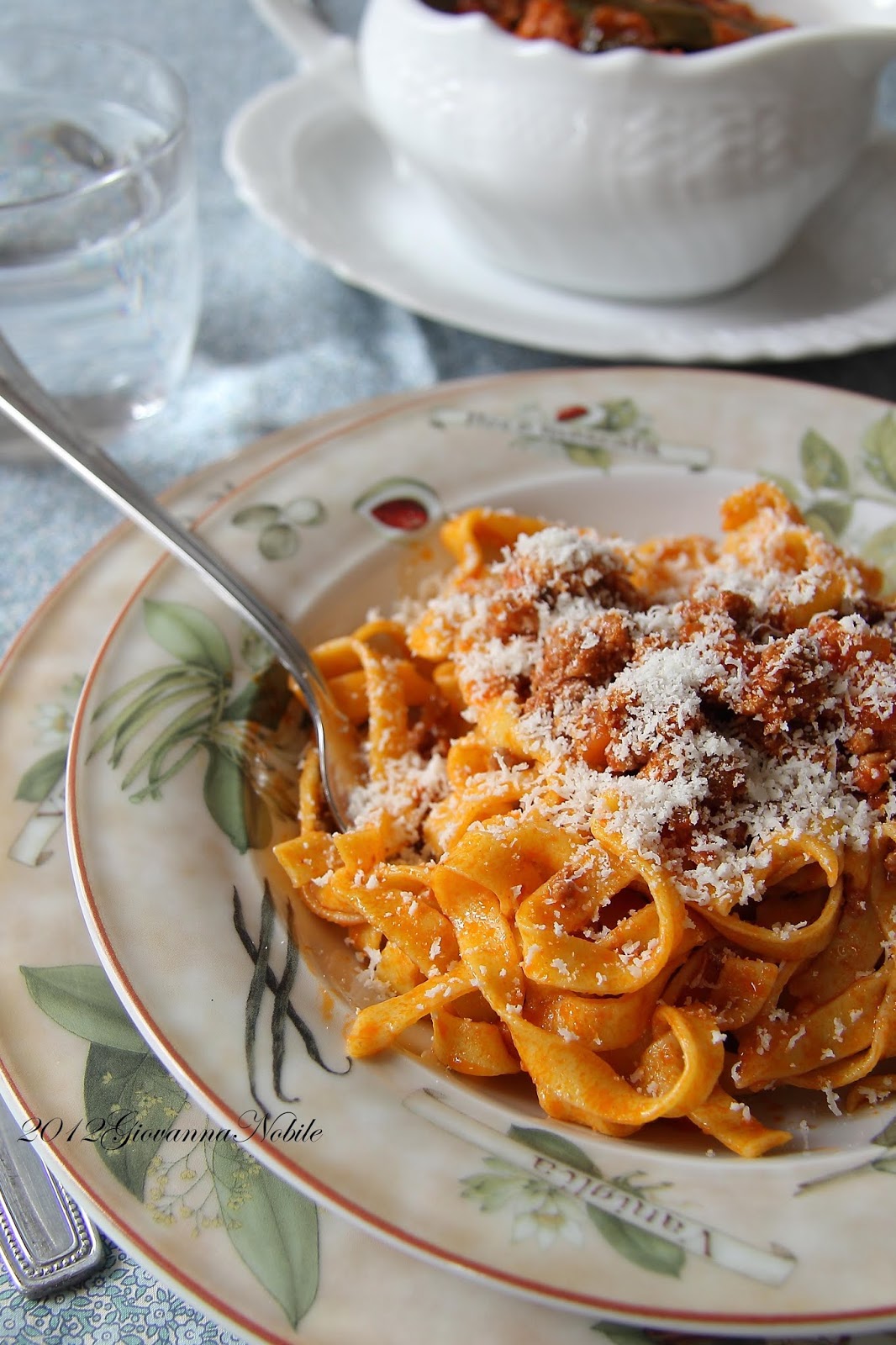 Tagliatelle con ragù di carne e verdure - la cuoca eclettica