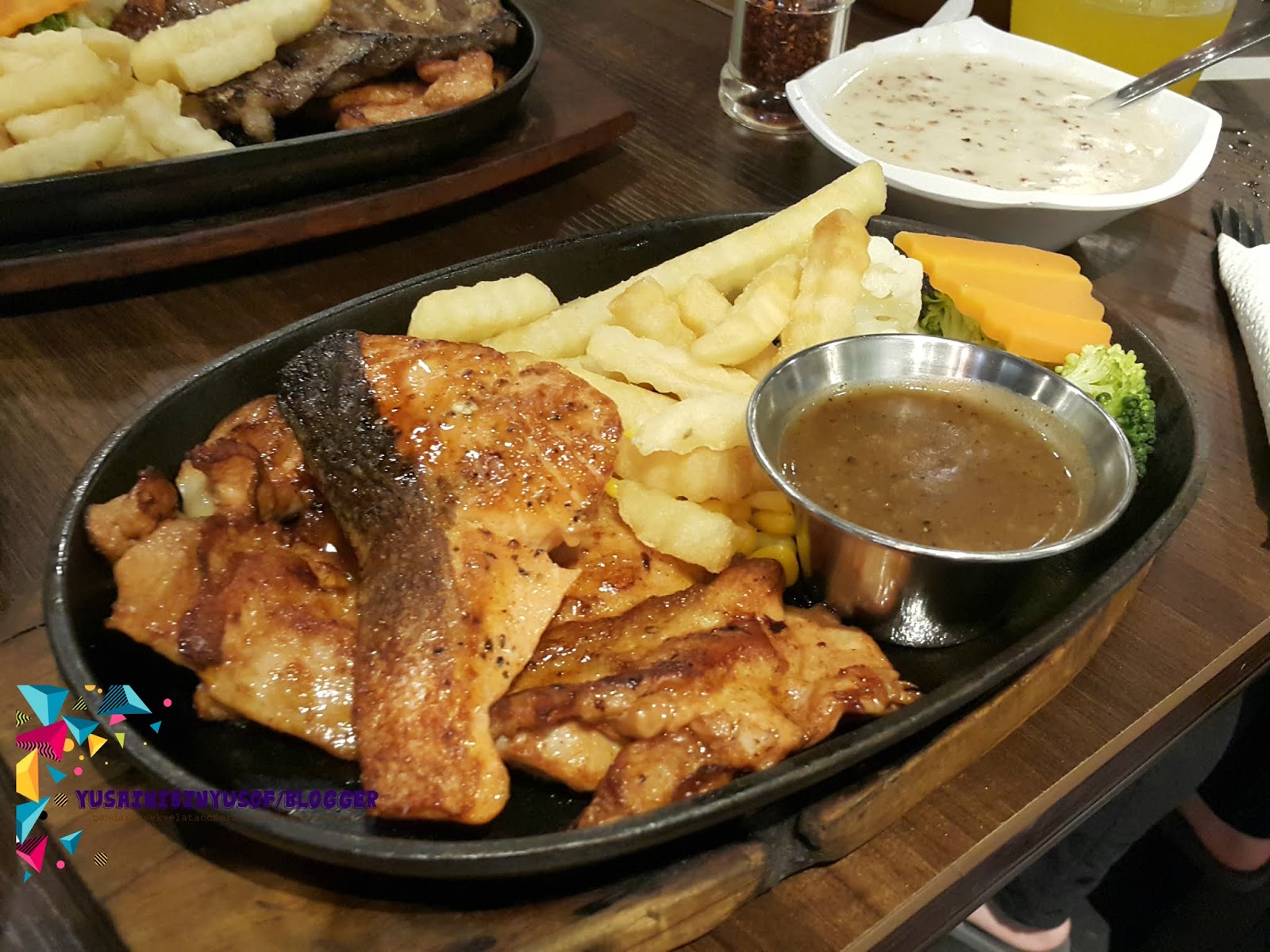 YUSAINIBINYUSOF: SAMOSA CAFE