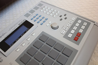 MATRIXSYNTH: Roger Linn Akai MPC-3000 Sampler