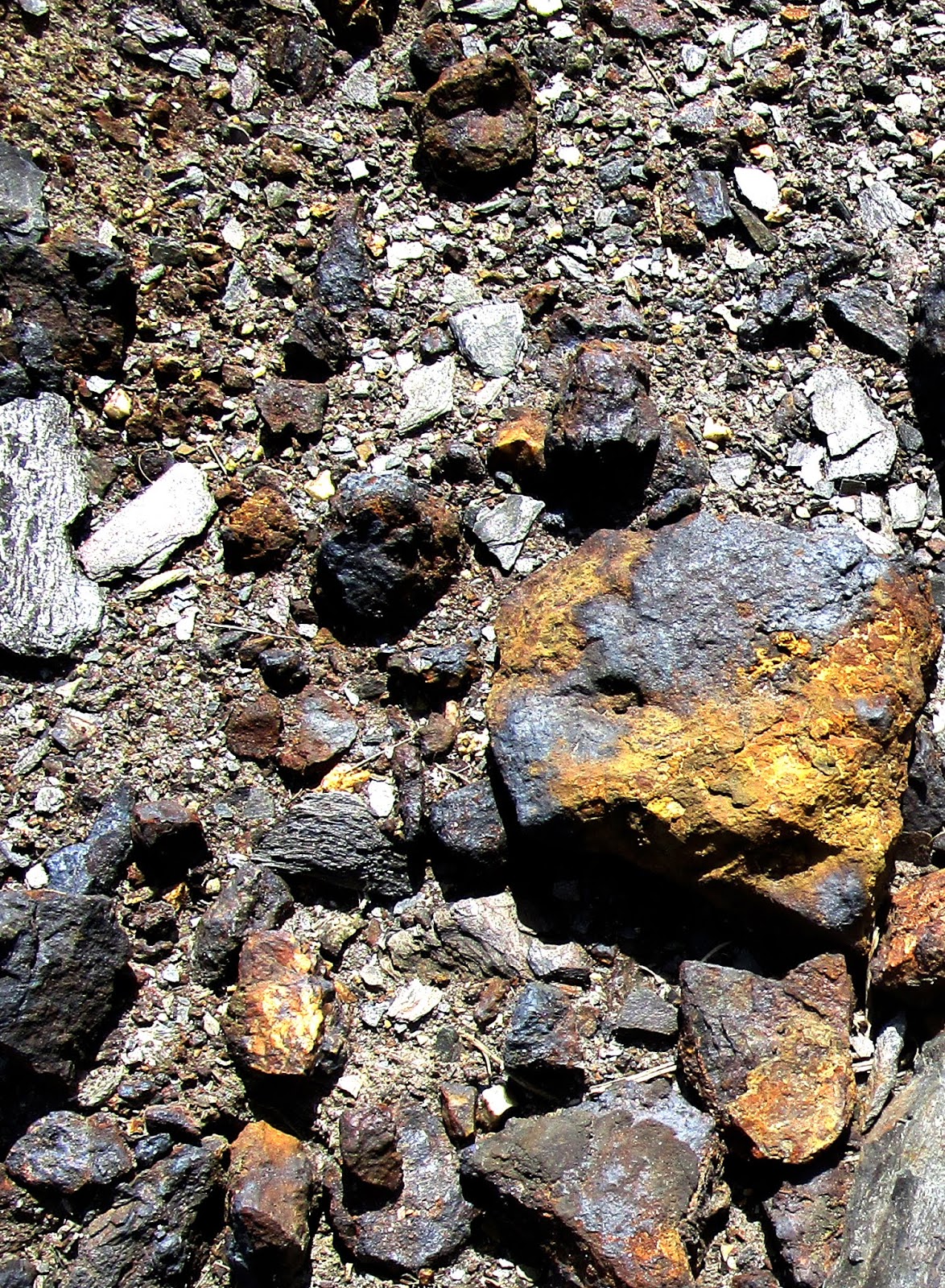 Arqueocerámica: Menas de hierro y su reconocimiento de visu.