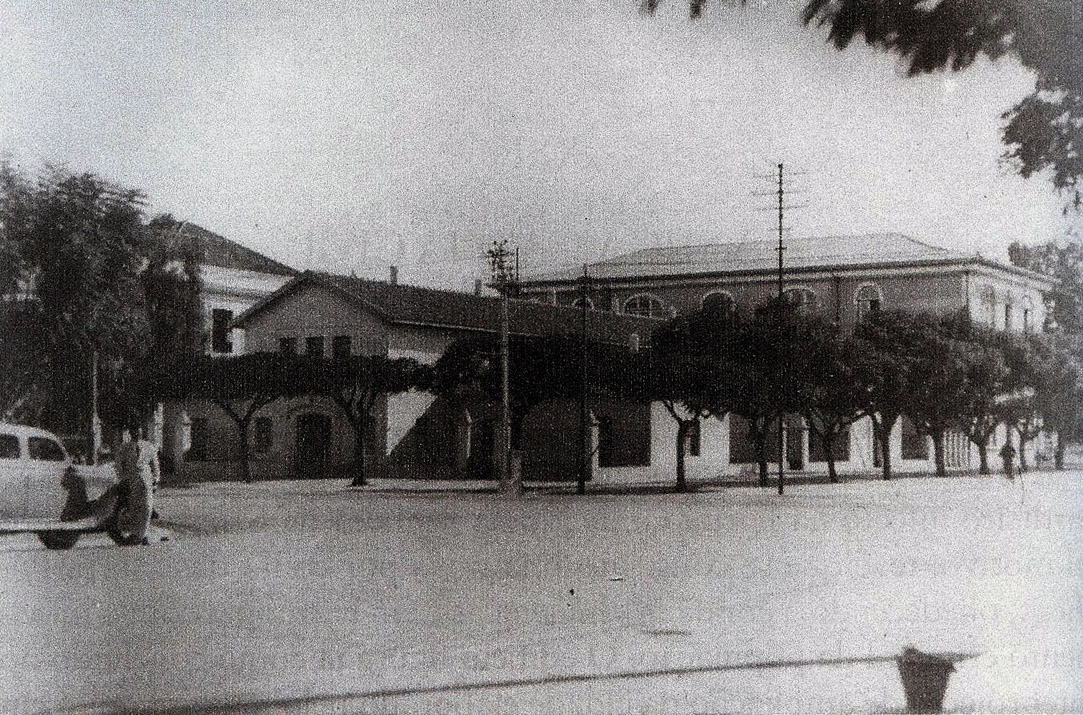 Cadeia Civil de cerca de 1887 na Baixa de Maputo, antiga Lourenço Marques