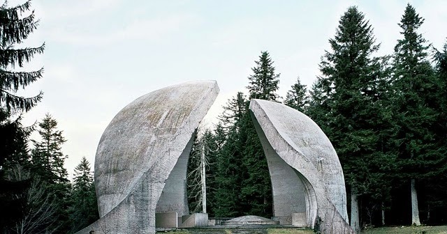 Alien Explorations: Alien Covenant: Grmeč Monument to the Revolution ...