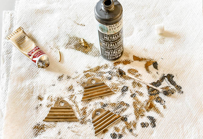 Dollar Store DIY: Easy Diamond Dust Ornaments | Little House of Four ...