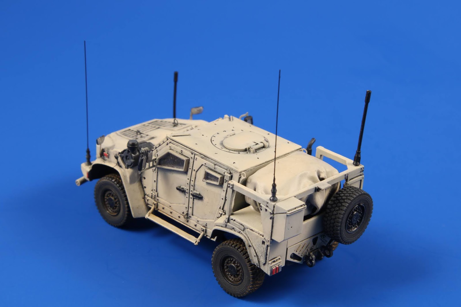 M1280/JLTV - Martin's neatly finished MV124 kit