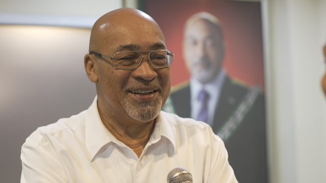 SURINAME MIRROR - Kwalitatief de beste!: President Bouterse schrijft ...
