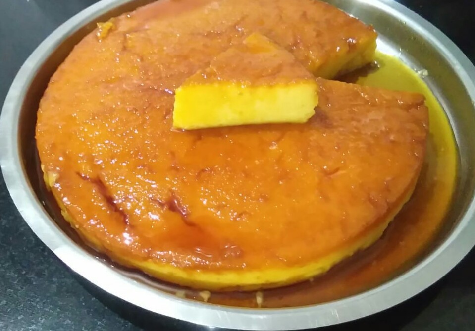 Bread custard caramel pudding