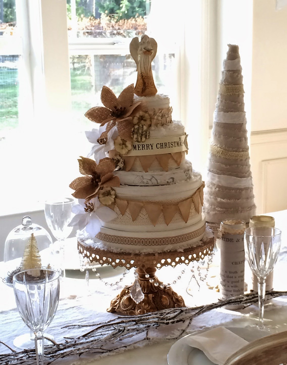 Little Farmstead: {Vintage Cookie Tin} Cake Centerpieces