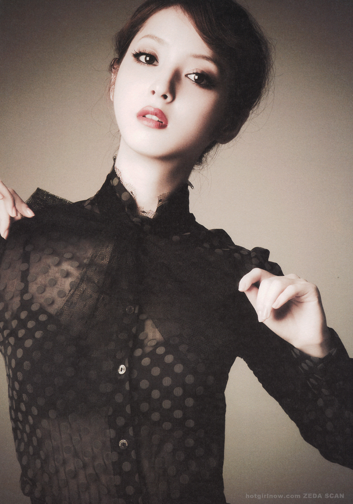 Nao Kanzaki and a few friends: Nozomi Sasaki: "Non non" photobook scans ...