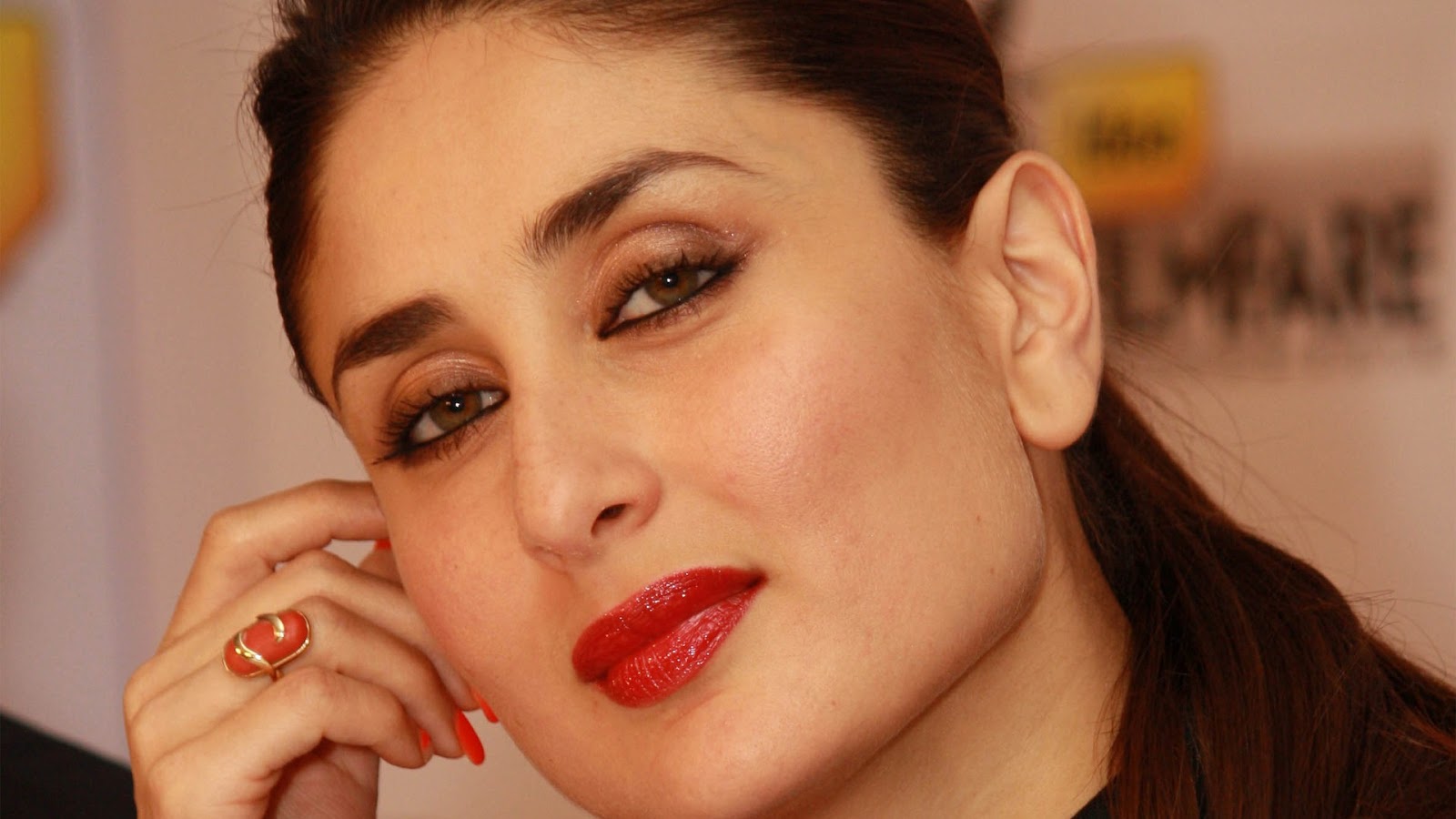 Kareena Kapoor Awards List ~ hdwallpaper