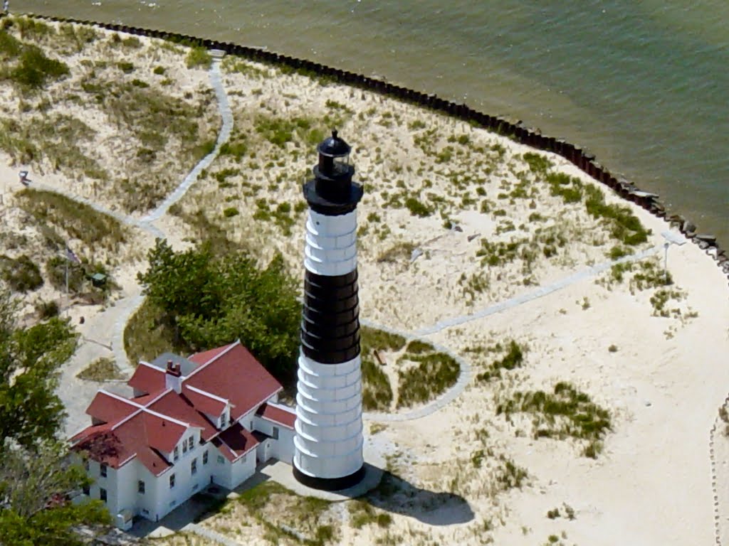 Photographic Logbook: Lunch in Ludington and Lake Michigan Lighthouse Tour