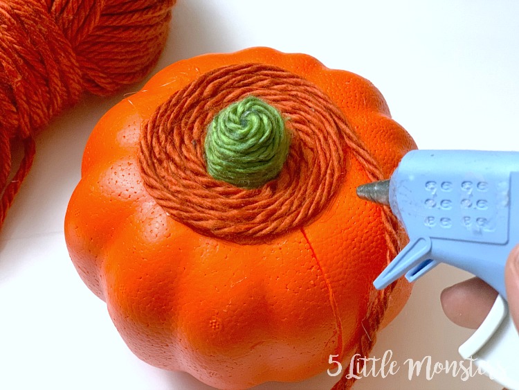 5 Little Monsters: Yarn Wrapped Pumpkin