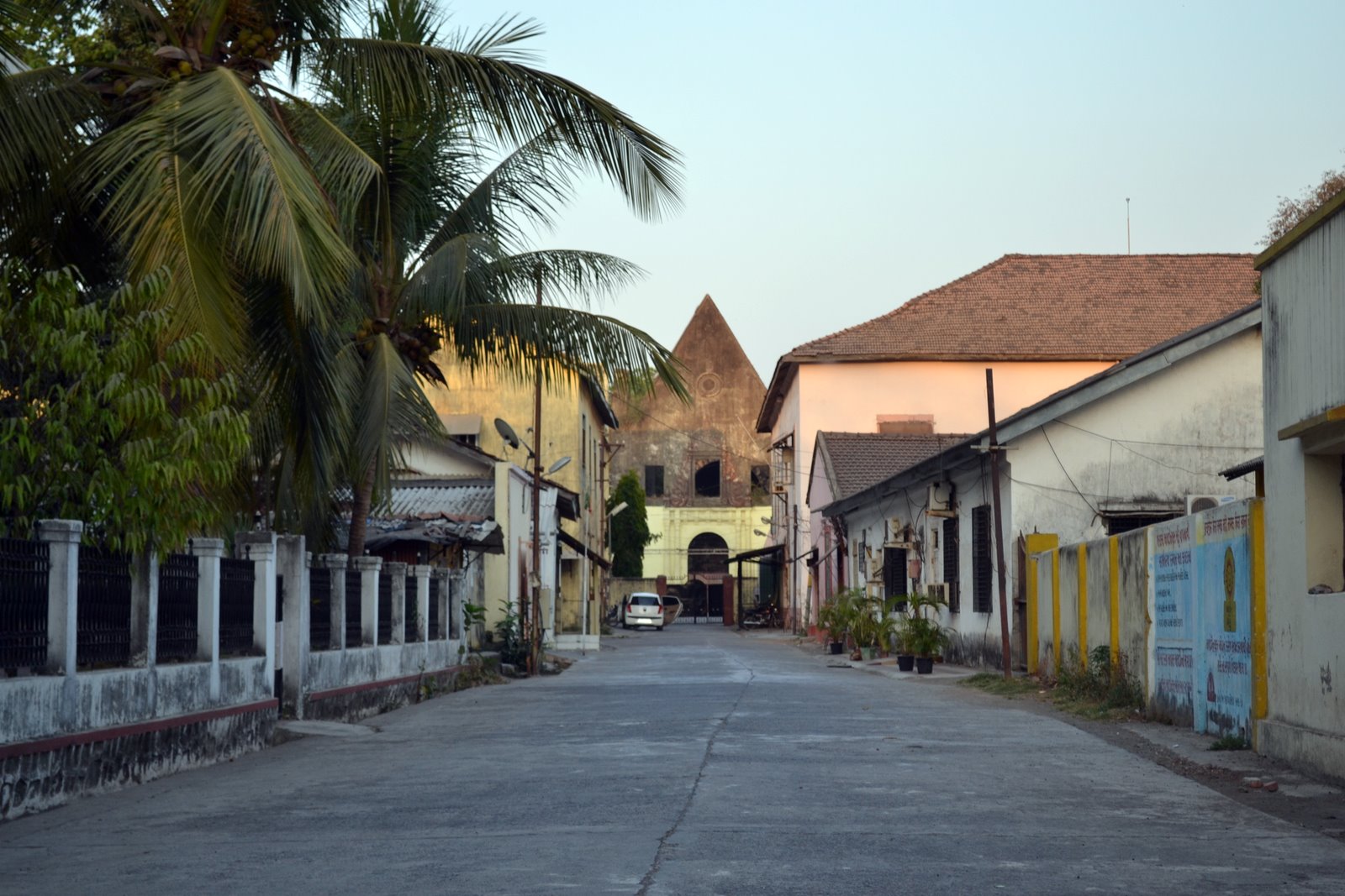 Daman: A travel guide to an old Portuguese hub in India!