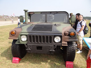 Blair's 軍事,警察及消防攝影: M56 Coyote Smoke Generator 土狼式渦輪發煙車
