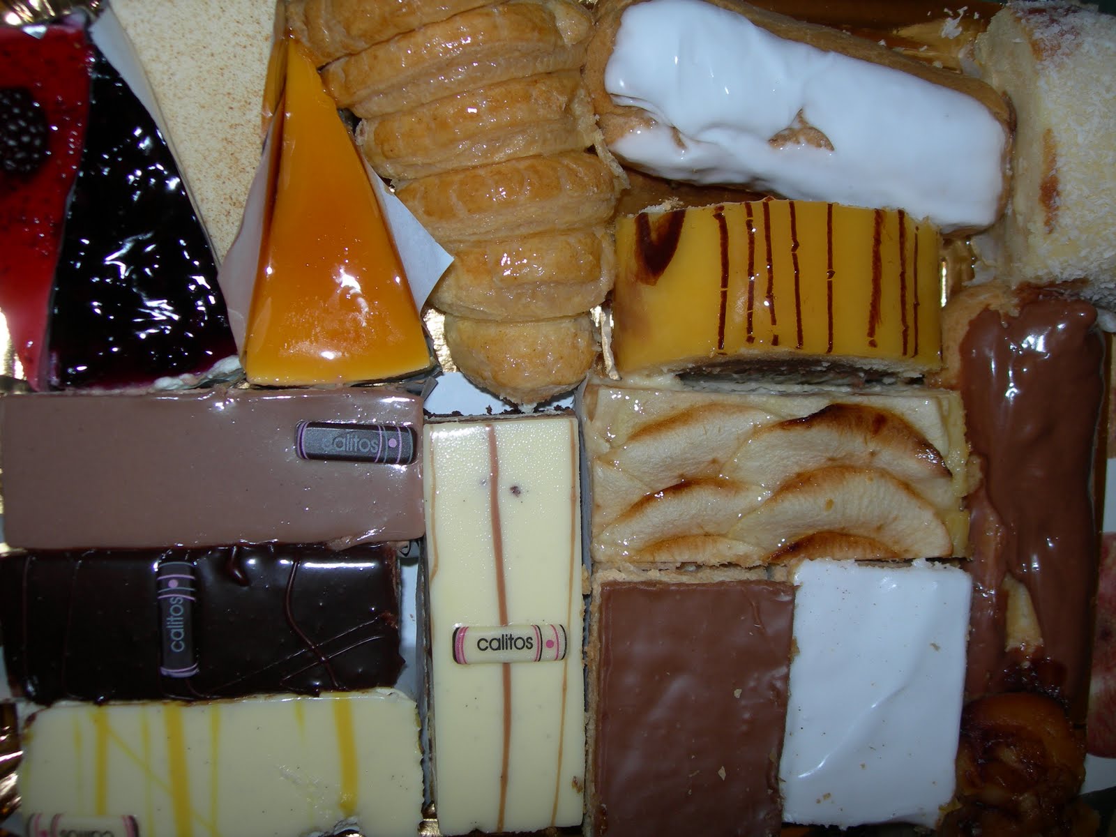 Custodio Tejada: PASTELES CON ENCANTO (LOS CALITOS-GUADAHORTUNA)