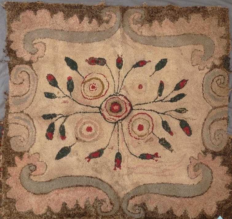 Saundra of Woodland Junction: Old Rugs to Show