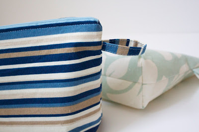 Handmade by Meg K: Vinyl-Lined Makeup Bag {Tutorial}