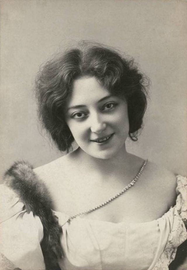 Beautiful Photos of Anna Held in the Late 19th and Early 20th Centuries ...