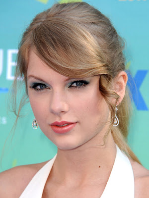 Super Hollywood: Taylor Swift Profile, Photoes And Wallpapers